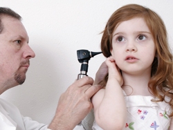 Kako se leči upala uha kod dece?