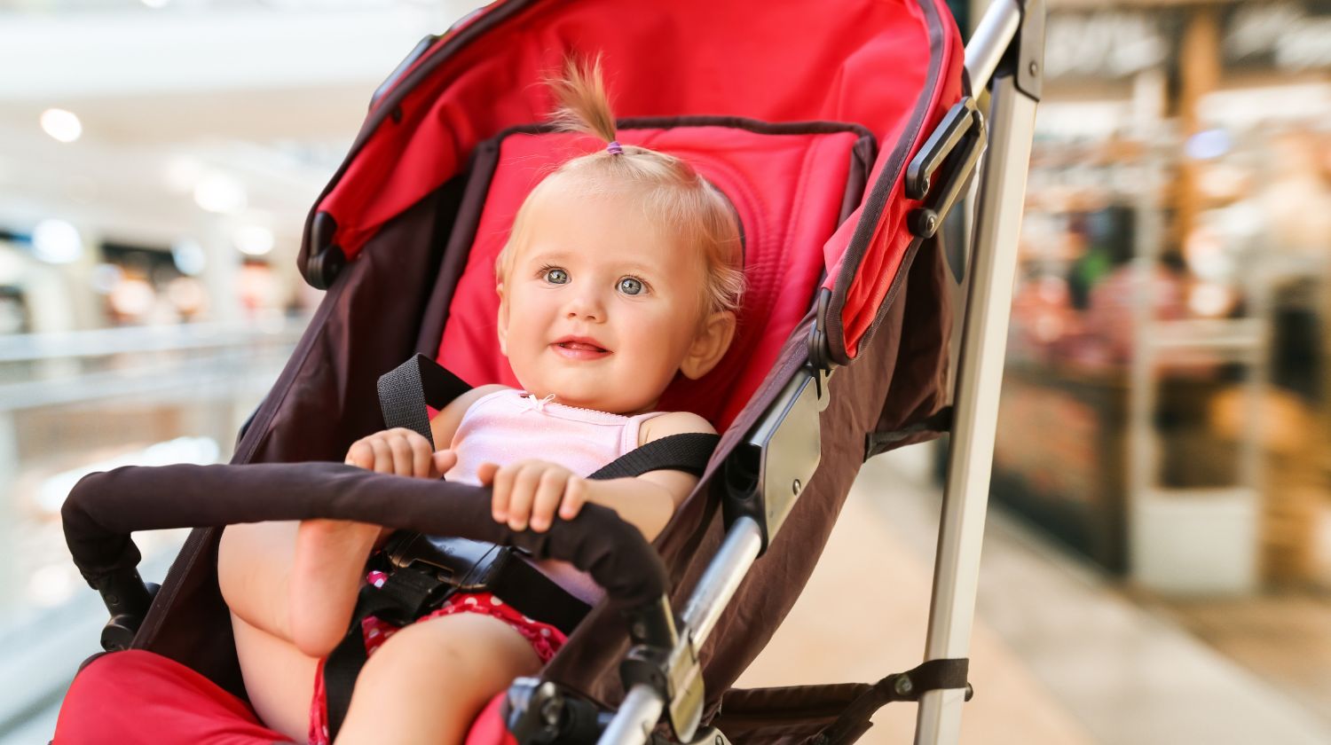 Evo zašto po ovim vrućinama BEBU IPAK NE TREBA VODITI u šetnju u tržni ...